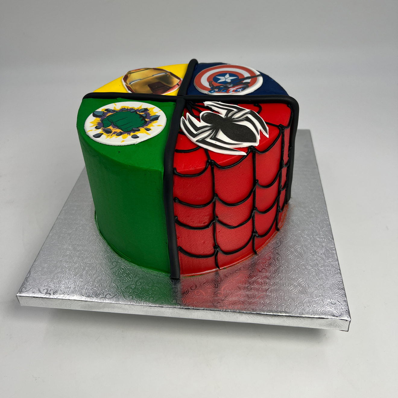 Hero Universe Cake - Palermo 365 Shop